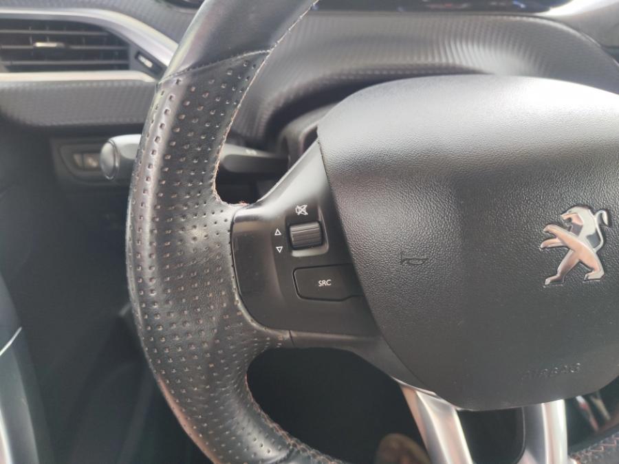 White Peugeot 2008 2015 in Riga, with an engine capacity of 1.20 L and mileage of 99 thousand km for 6990 €, photo 32 on AUTOMOTO.COM.LV