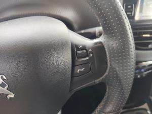 White Peugeot 2008 2015 in Riga, with an engine capacity of 1.20 L and mileage of 99 thousand km for 6990 €, photo 33 on AUTOMOTO.COM.LV