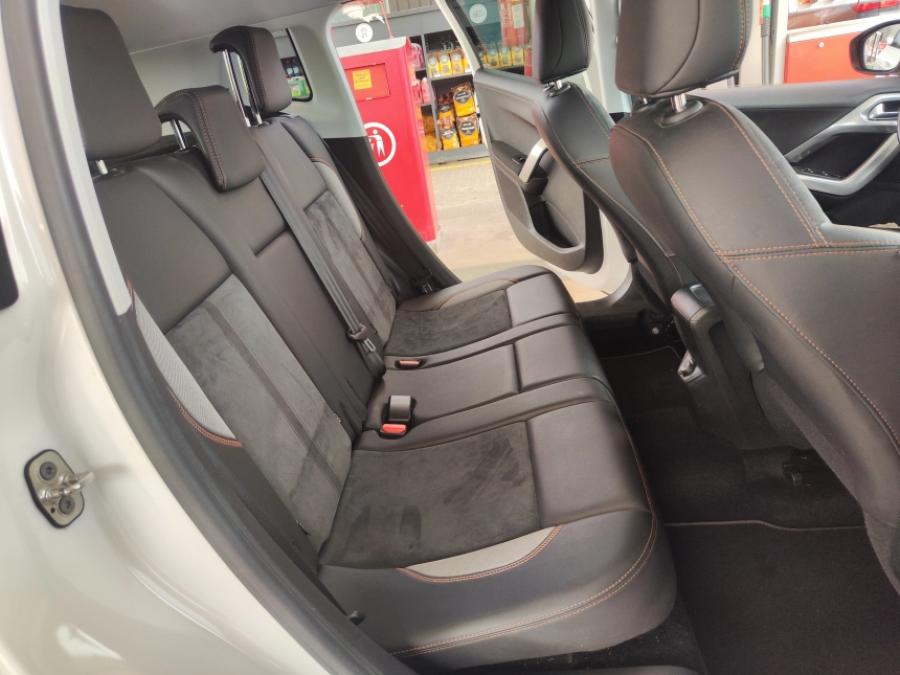 White Peugeot 2008 2015 in Riga, with an engine capacity of 1.20 L and mileage of 99 thousand km for 6990 €, photo 35 on AUTOMOTO.COM.LV