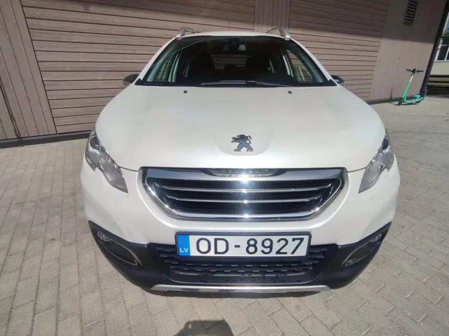 Balts Peugeot 2008 2015 Jelgava, ar dzinēja tilpumu 1.20 L un nobraukumu 99 tūkst. km par 6990 €, foto 1 vietnē AUTOMOTO.COM.LV