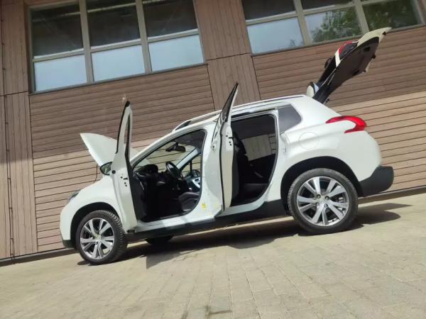Balts Peugeot 2008 2015 Jelgava, ar dzinēja tilpumu 1.20 L un nobraukumu 99 tūkst. km par 6990 €, foto 8 vietnē AUTOMOTO.COM.LV