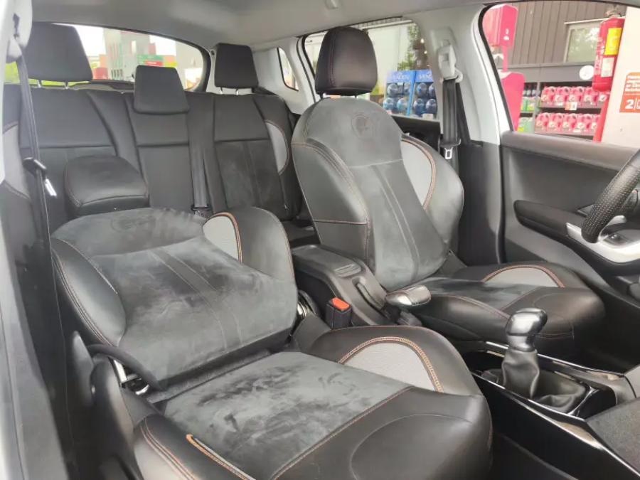 Balts Peugeot 2008 2015 Jelgava, ar dzinēja tilpumu 1.20 L un nobraukumu 99 tūkst. km par 6990 €, foto 27 vietnē AUTOMOTO.COM.LV