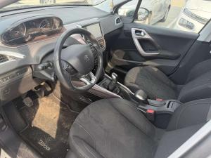 Balts Peugeot 2008 2015 Tauragė, ar dzinēja tilpumu 1.20 L un nobraukumu 155 tūkst. km par 3500 €, foto 9 vietnē AUTOMOTO.COM.LV