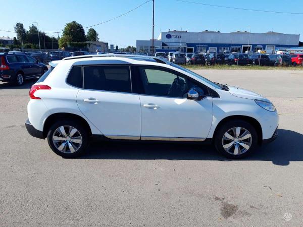 White Peugeot 2008 2015 in Siauliai, with an engine capacity of 1.20 L and mileage of 225 thousand km for 5850 €, photo 5 on AUTOMOTO.COM.LV