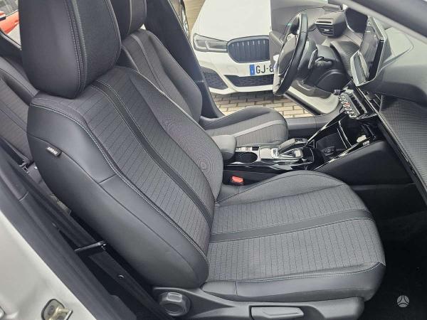 Balts Peugeot 2008 2021 Tauragė, ar dzinēja tilpumu 1.50 L un nobraukumu 230 tūkst. km par 11500 €, foto 4 vietnē AUTOMOTO.COM.LV