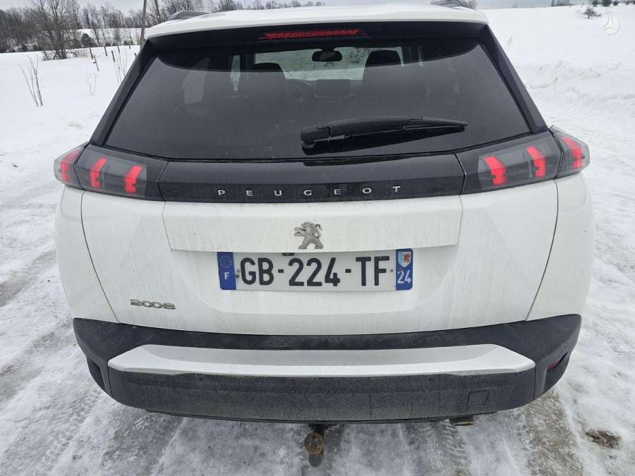 White Peugeot 2008 2021 in Taurage, with an engine capacity of 1.50 L and mileage of 230 thousand km for 10000 €, photo 3 on AUTOMOTO.COM.LV