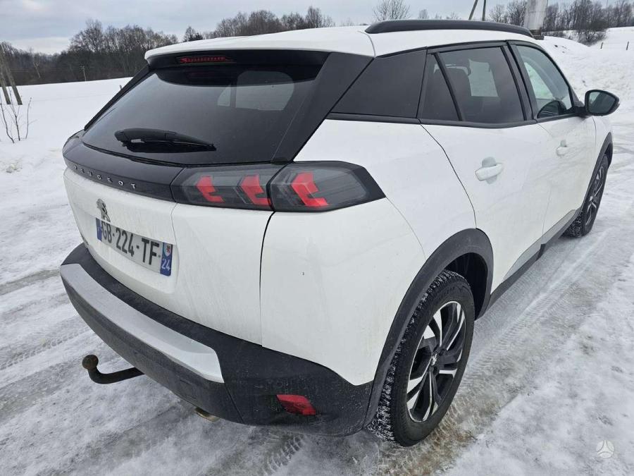 White Peugeot 2008 2021 in Taurage, with an engine capacity of 1.50 L and mileage of 230 thousand km for 10000 €, photo 4 on AUTOMOTO.COM.LV