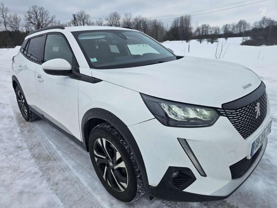 White Peugeot 2008 2021 in Taurage, with an engine capacity of 1.50 L and mileage of 230 thousand km for 10000 €, photo 9 on AUTOMOTO.COM.LV