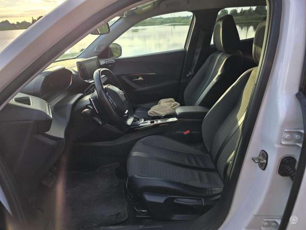 Balts Peugeot 2008 2021 Tauragė, ar dzinēja tilpumu 1.50 L un nobraukumu 230 tūkst. km par 8700 €, foto 10 vietnē AUTOMOTO.COM.LV