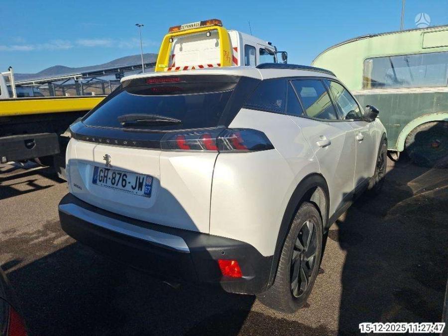 White Peugeot 2008 2022 in Taurage, with an engine capacity of 1.50 L and mileage of 60 thousand km for 8000 €, photo 3 on AUTOMOTO.COM.LV