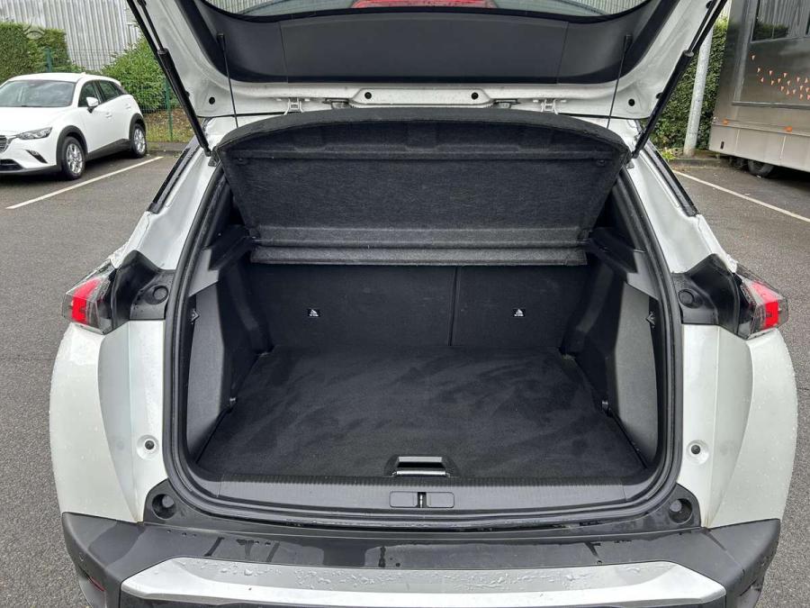 Balts Peugeot 2008 2022 Tauragė, ar dzinēja tilpumu 1.50 L un nobraukumu 264 tūkst. km par 9950 €, foto 14 vietnē AUTOMOTO.COM.LV
