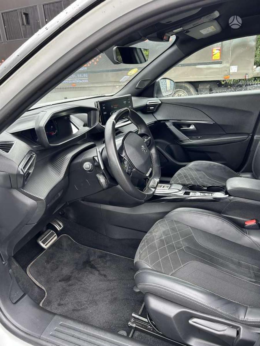 Balts Peugeot 2008 2022 Tauragė, ar dzinēja tilpumu 1.50 L un nobraukumu 264 tūkst. km par 9950 €, foto 17 vietnē AUTOMOTO.COM.LV