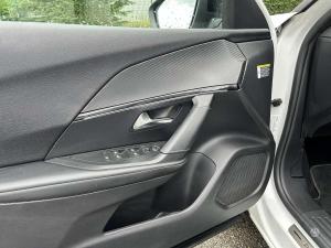Balts Peugeot 2008 2022 Tauragė, ar dzinēja tilpumu 1.50 L un nobraukumu 264 tūkst. km par 9950 €, foto 23 vietnē AUTOMOTO.COM.LV