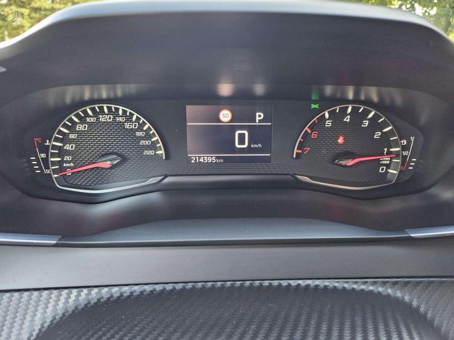 Balts Peugeot 2008 2021 Tauragė, ar dzinēja tilpumu 1.50 L un nobraukumu 214 tūkst. km par 8900 €, foto 11 vietnē AUTOMOTO.COM.LV