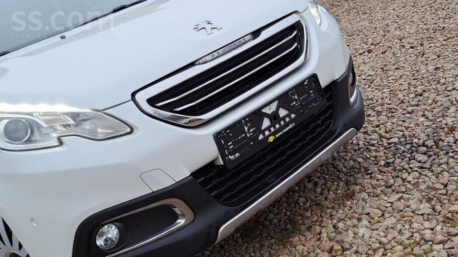 Balts Peugeot 2008 2014 Jelgava, ar dzinēja tilpumu 1.20 L un nobraukumu 144 tūkst. km par 5990 €, foto 5 vietnē AUTOMOTO.COM.LV