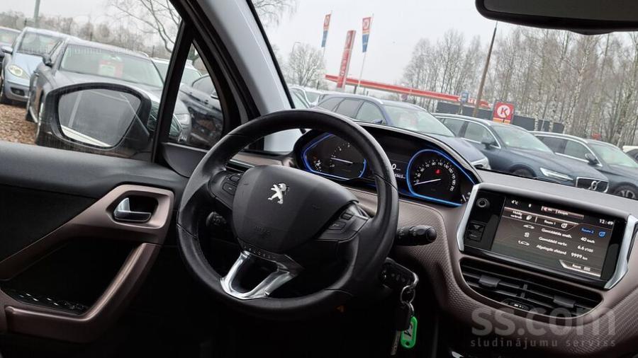 Balts Peugeot 2008 2014 Jelgava, ar dzinēja tilpumu 1.20 L un nobraukumu 144 tūkst. km par 5990 €, foto 12 vietnē AUTOMOTO.COM.LV