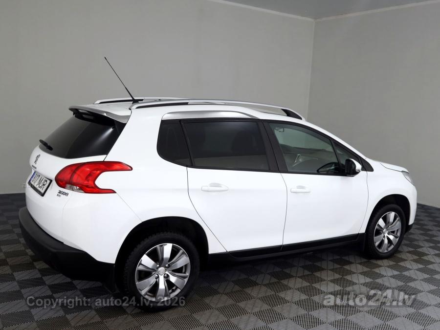 White Peugeot 2008 2014 in Tallinn, with an engine capacity of 1.20 L and mileage of 119 thousand km for 4699 €, photo 4 on AUTOMOTO.COM.LV