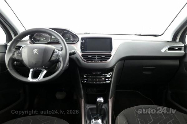 White Peugeot 2008 2014 in Tallinn, with an engine capacity of 1.20 L and mileage of 119 thousand km for 4699 €, photo 5 on AUTOMOTO.COM.LV