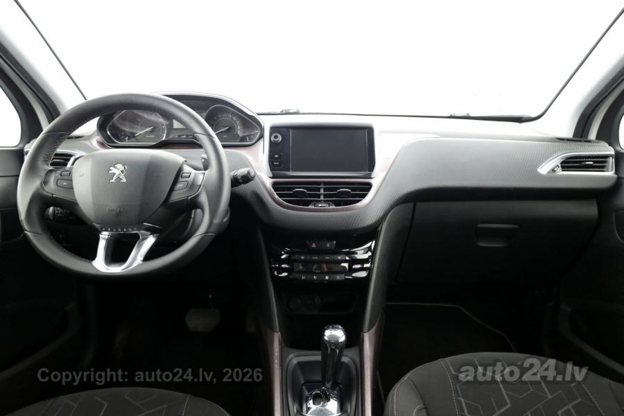 White Peugeot 2008 2014 in Tallinn, with an engine capacity of 1.20 L and mileage of 119 thousand km for 4699 €, photo 6 on AUTOMOTO.COM.LV