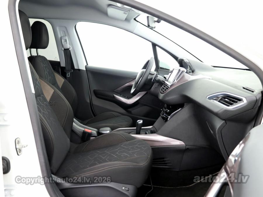 White Peugeot 2008 2014 in Tallinn, with an engine capacity of 1.20 L and mileage of 119 thousand km for 4699 €, photo 7 on AUTOMOTO.COM.LV