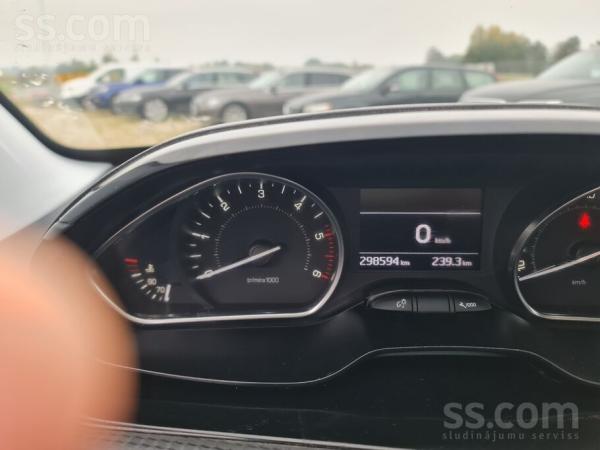 Белый Пежо 2008 2015 в Цесис, объемом двигателя 1.60 л и пробегом 299 тыс. км за 5650 €, фото 6 на AUTOMOTO.COM.LV