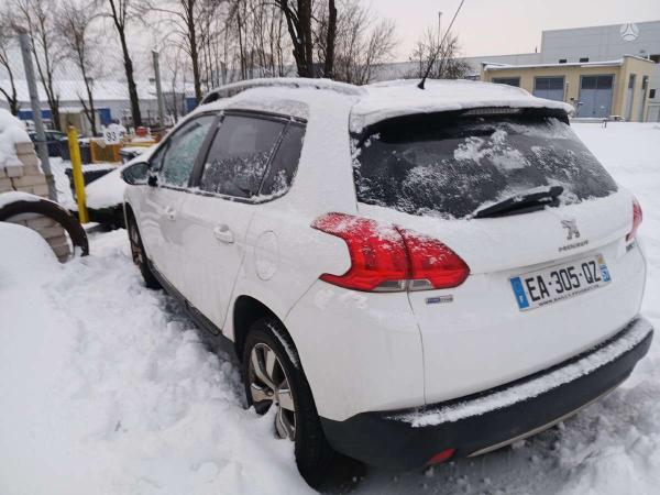 White Peugeot 2008 2016 in Taurage, with an engine capacity of 1.20 L and mileage of 116 thousand km for 2900 €, photo 4 on AUTOMOTO.COM.LV
