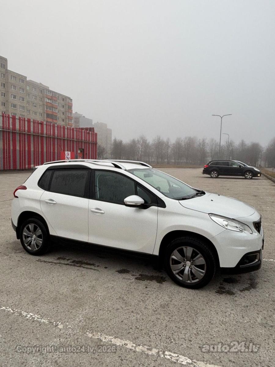 Balts Peugeot 2008 2017 Tallina, ar dzinēja tilpumu 1.20 L un nobraukumu 95 tūkst. km par 6900 €, foto 4 vietnē AUTOMOTO.COM.LV