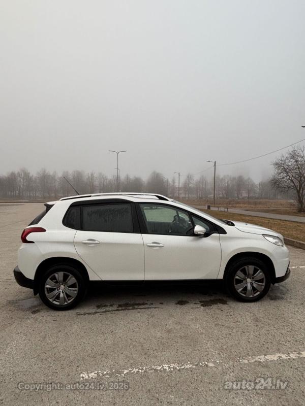 White Peugeot 2008 2017 in Tallinn, with an engine capacity of 1.20 L and mileage of 95 thousand km for 6900 €, photo 5 on AUTOMOTO.COM.LV