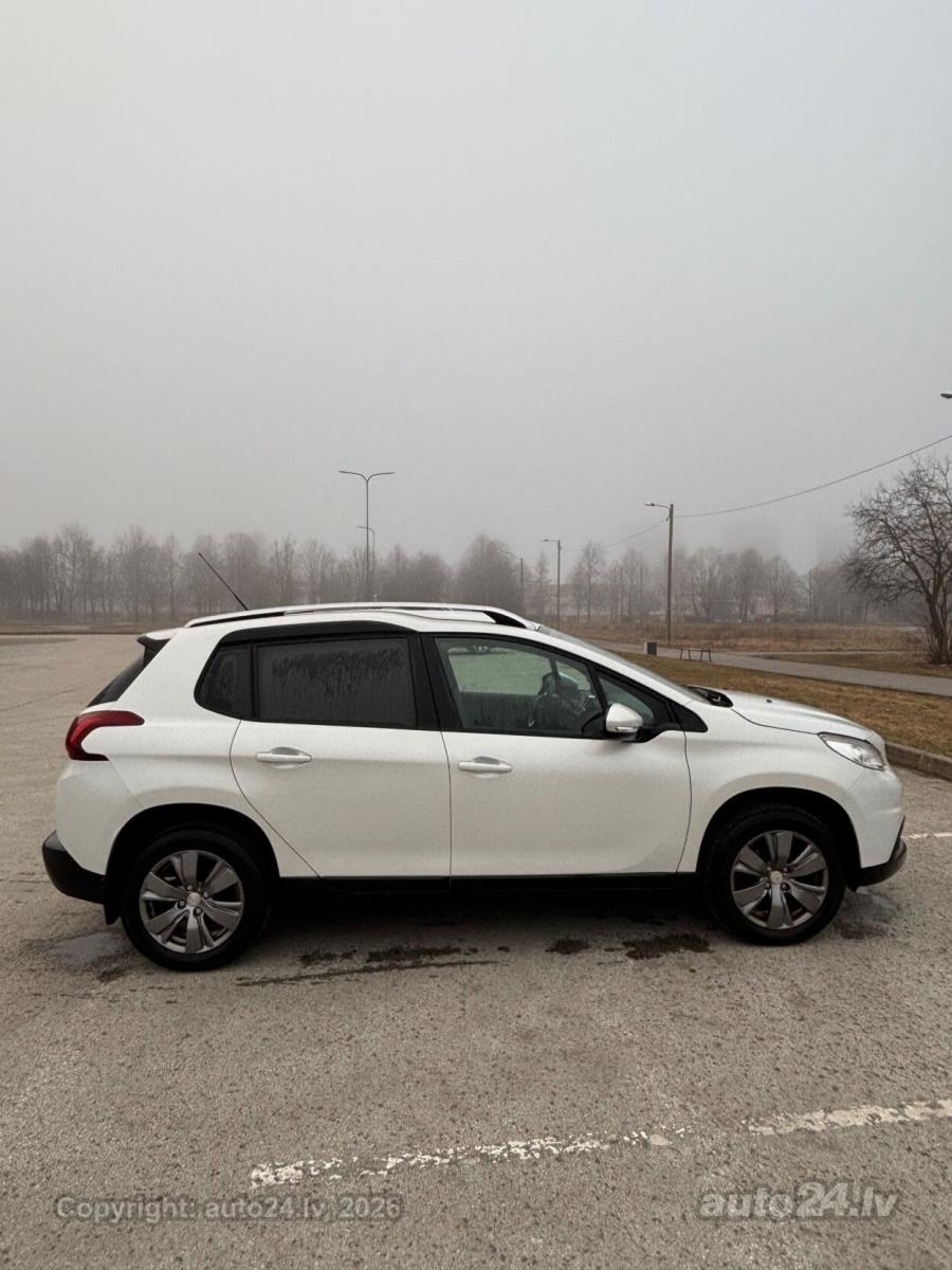 Balts Peugeot 2008 2017 Tallina, ar dzinēja tilpumu 1.20 L un nobraukumu 95 tūkst. km par 6900 €, foto 5 vietnē AUTOMOTO.COM.LV