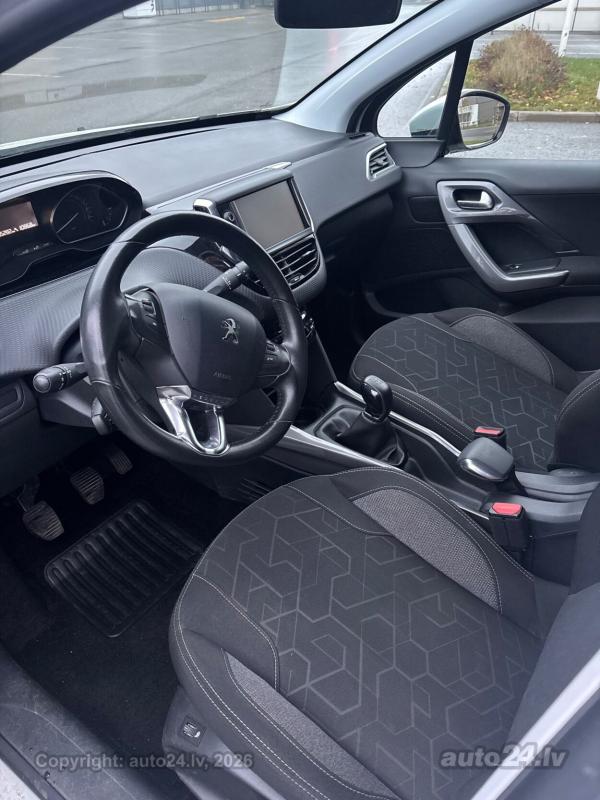 Balts Peugeot 2008 2017 Tallina, ar dzinēja tilpumu 1.20 L un nobraukumu 95 tūkst. km par 6900 €, foto 11 vietnē AUTOMOTO.COM.LV