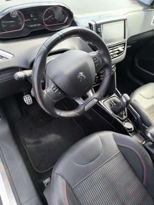Balts Peugeot 2008 2017 Tauragė, ar dzinēja tilpumu 1.20 L un nobraukumu 66 tūkst. km par 6500 €, foto 6 vietnē AUTOMOTO.COM.LV