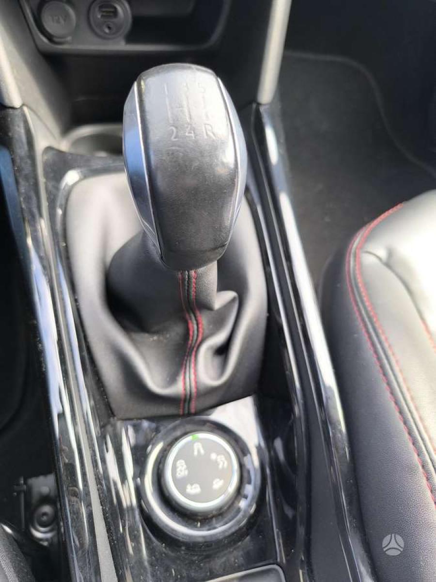 Balts Peugeot 2008 2017 Tauragė, ar dzinēja tilpumu 1.20 L un nobraukumu 66 tūkst. km par 6500 €, foto 12 vietnē AUTOMOTO.COM.LV