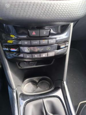 Balts Peugeot 2008 2017 Tauragė, ar dzinēja tilpumu 1.20 L un nobraukumu 66 tūkst. km par 6500 €, foto 13 vietnē AUTOMOTO.COM.LV