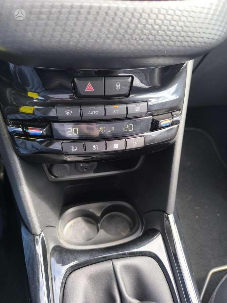 Balts Peugeot 2008 2017 Tauragė, ar dzinēja tilpumu 1.20 L un nobraukumu 66 tūkst. km par 6500 €, foto 13 vietnē AUTOMOTO.COM.LV