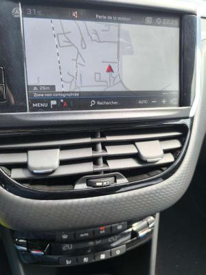 Balts Peugeot 2008 2017 Tauragė, ar dzinēja tilpumu 1.20 L un nobraukumu 66 tūkst. km par 6500 €, foto 14 vietnē AUTOMOTO.COM.LV