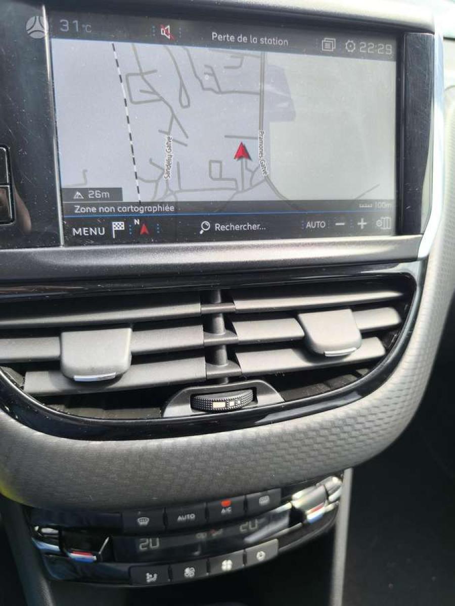 Balts Peugeot 2008 2017 Tauragė, ar dzinēja tilpumu 1.20 L un nobraukumu 66 tūkst. km par 6500 €, foto 14 vietnē AUTOMOTO.COM.LV
