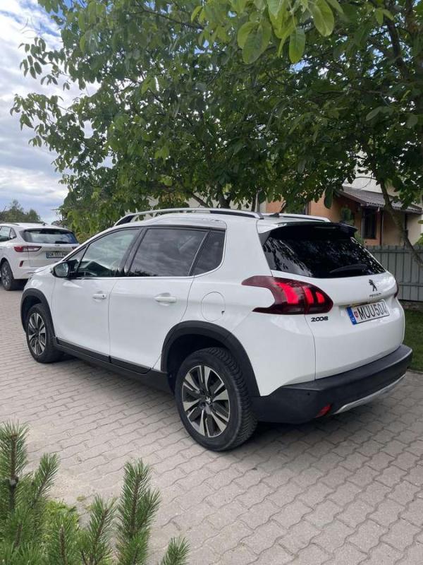 White Peugeot 2008 2017 in Raseiniai, with an engine capacity of 1.56 L and mileage of 148 thousand km for 5200 €, photo 5 on AUTOMOTO.COM.LV