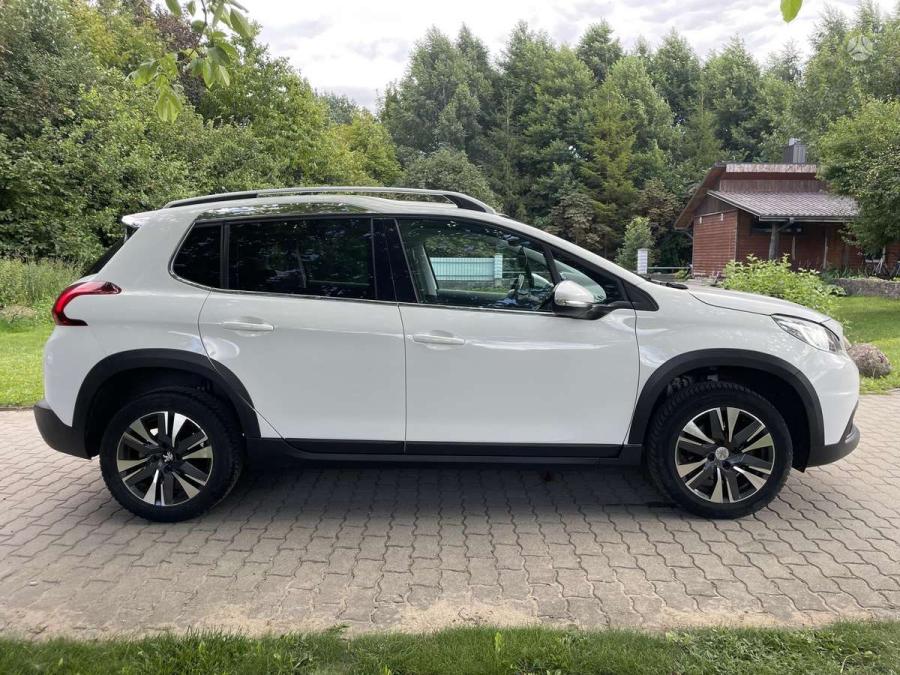White Peugeot 2008 2017 in Raseiniai, with an engine capacity of 1.56 L and mileage of 148 thousand km for 5200 €, photo 8 on AUTOMOTO.COM.LV