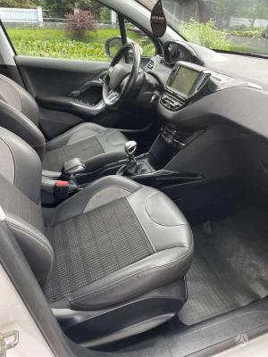 White Peugeot 2008 2017 in Raseiniai, with an engine capacity of 1.56 L and mileage of 148 thousand km for 5200 €, photo 15 on AUTOMOTO.COM.LV