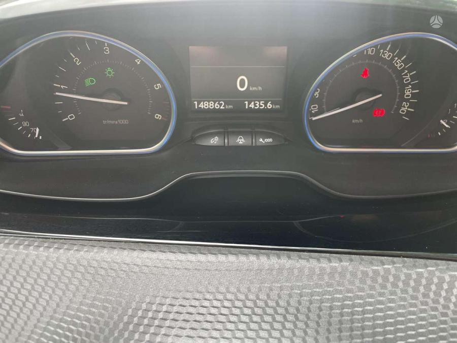 White Peugeot 2008 2017 in Raseiniai, with an engine capacity of 1.56 L and mileage of 148 thousand km for 5200 €, photo 19 on AUTOMOTO.COM.LV