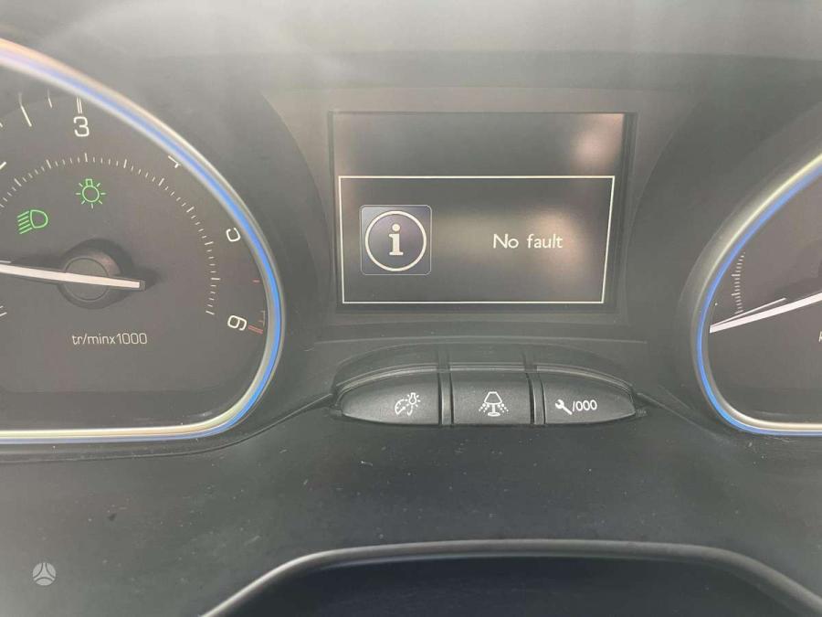 White Peugeot 2008 2017 in Raseiniai, with an engine capacity of 1.56 L and mileage of 148 thousand km for 5200 €, photo 23 on AUTOMOTO.COM.LV