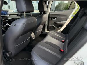 White Peugeot 2008 2020 in Tartu, with an engine capacity of 1.20 L and mileage of 99 thousand km for 13999 €, photo 11 on AUTOMOTO.COM.LV