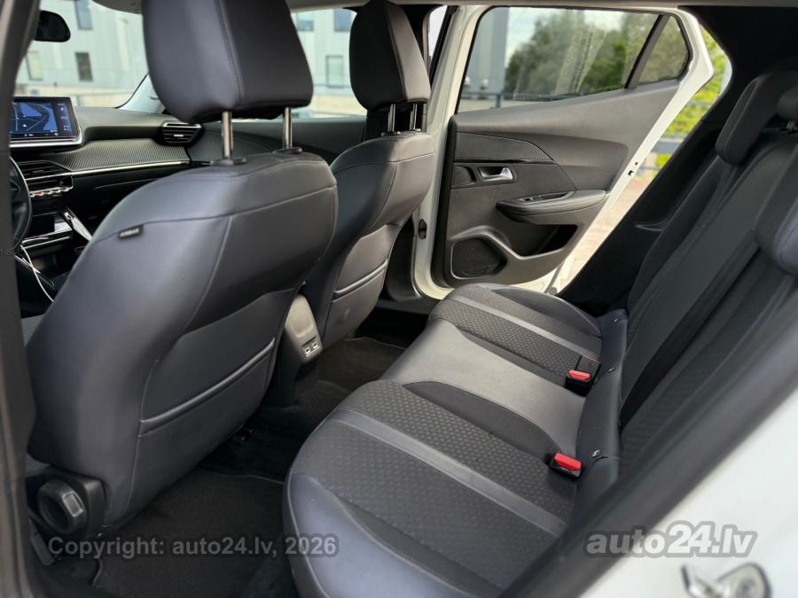 White Peugeot 2008 2020 in Tartu, with an engine capacity of 1.20 L and mileage of 99 thousand km for 13999 €, photo 11 on AUTOMOTO.COM.LV