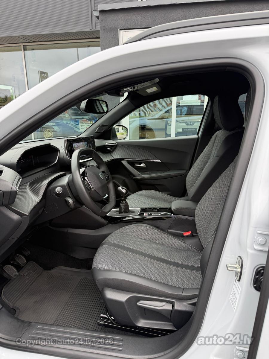 Balts Peugeot 2008 2024 Jehvi, ar dzinēja tilpumu 1.20 L un nobraukumu 53 tūkst. km par 17900 €, foto 8 vietnē AUTOMOTO.COM.LV