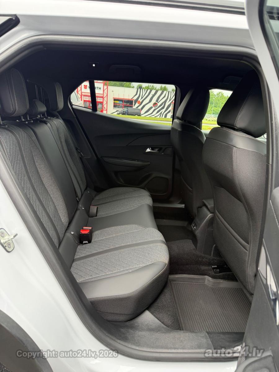 Balts Peugeot 2008 2024 Jehvi, ar dzinēja tilpumu 1.20 L un nobraukumu 53 tūkst. km par 17900 €, foto 13 vietnē AUTOMOTO.COM.LV