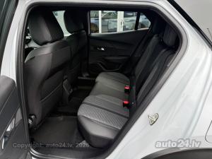Balts Peugeot 2008 2024 Jehvi, ar dzinēja tilpumu 1.20 L un nobraukumu 53 tūkst. km par 17900 €, foto 14 vietnē AUTOMOTO.COM.LV