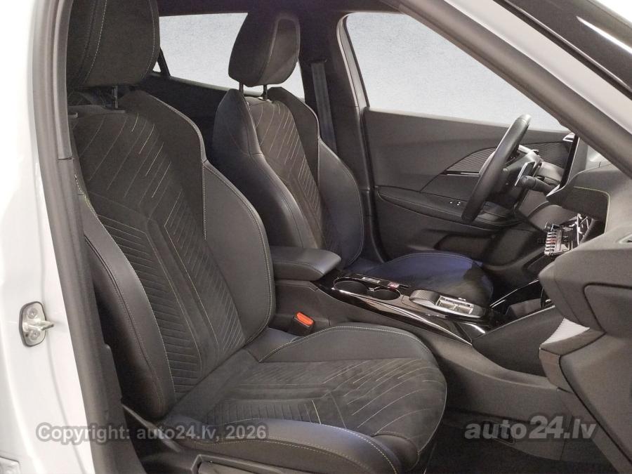 Balts Peugeot 2008 2025 Tallina, ar dzinēja tilpumu 0.00 L un nobraukumu 13 tūkst. km par 26990 €, foto 7 vietnē AUTOMOTO.COM.LV