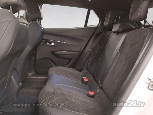 Balts Peugeot 2008 2025 Tallina, ar dzinēja tilpumu 0.00 L un nobraukumu 13 tūkst. km par 26990 €, foto 7 vietnē AUTOMOTO.COM.LV