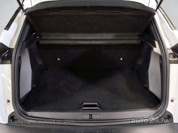 Balts Peugeot 2008 2025 Tallina, ar dzinēja tilpumu 0.00 L un nobraukumu 22 tūkst. km par 25990 €, foto 9 vietnē AUTOMOTO.COM.LV