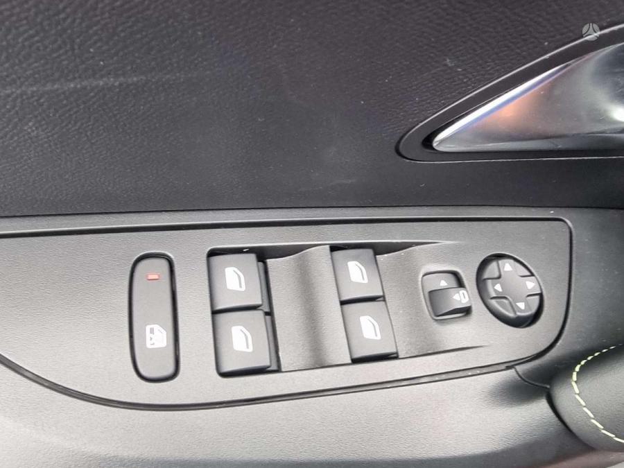 Dzeltens Peugeot 2008 2021 Viļņa, ar dzinēja tilpumu 1.20 L un nobraukumu 35 tūkst. km par 13900 €, foto 12 vietnē AUTOMOTO.COM.LV